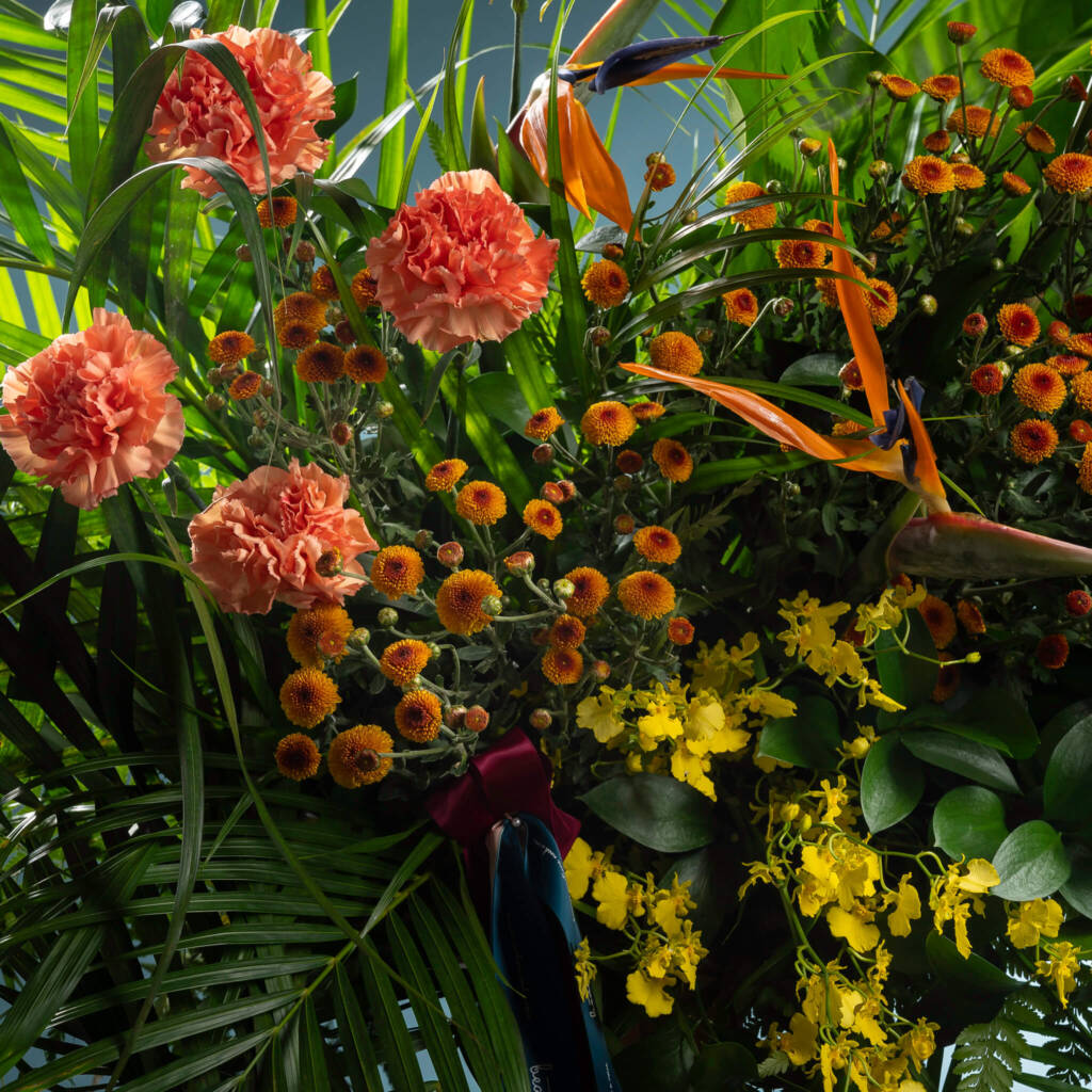 A Vision of Paradise | Celebration Flower Tripod - Beato Fiore